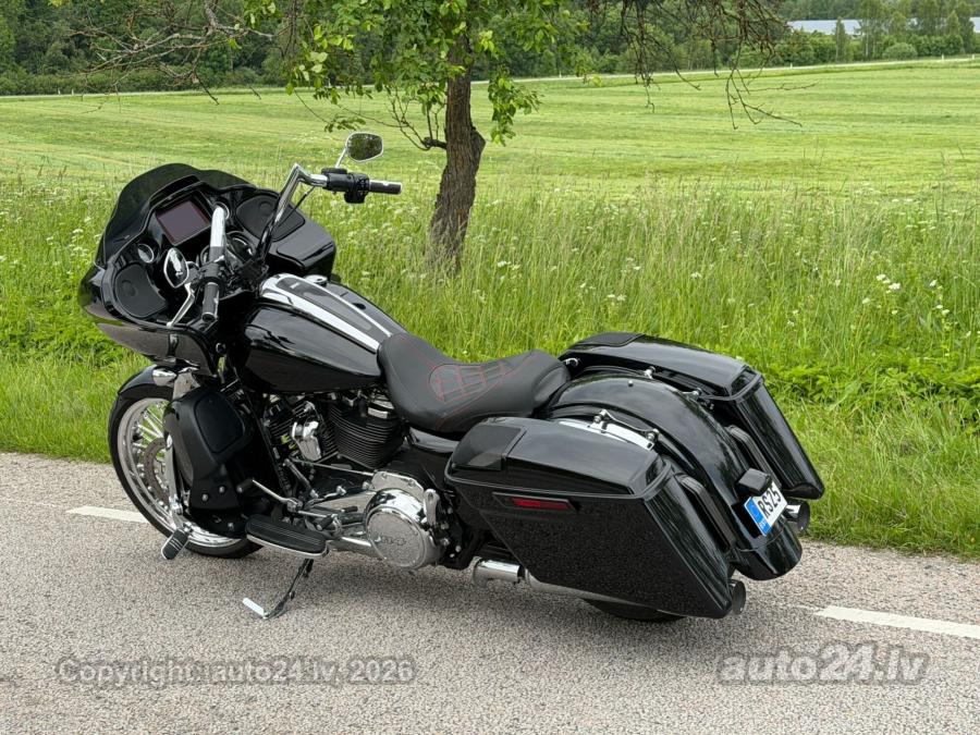 Черный Харли-Девидсон Road Glide 2021 в Тарту, объемом двигателя 0.00 л и пробегом 26 тыс. км за 19500 €, фото 5 на AUTOMOTO.COM.LV