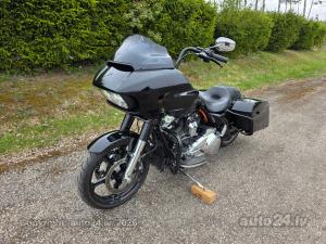 Black Harley-Davidson Road Glide 2022 in Tallinn, with an engine capacity of 1.75 L and mileage of 10 thousand km for 17999 €, photo 6 on AUTOMOTO.COM.LV