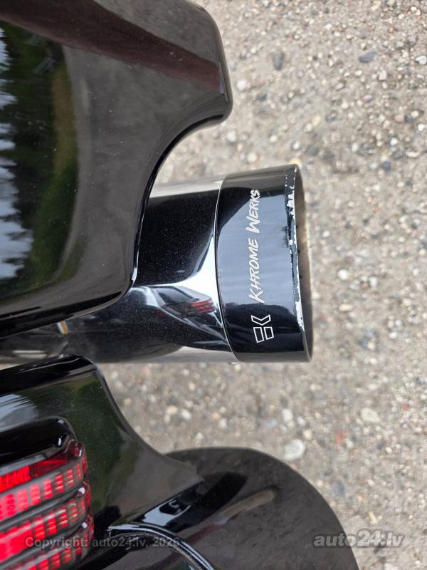 Black Harley-Davidson Road Glide 2022 in Tallinn, with an engine capacity of 1.75 L and mileage of 10 thousand km for 17999 €, photo 10 on AUTOMOTO.COM.LV