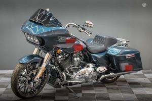 Melns Harley-Davidson Road Glide 2023 Kauņa, ar dzinēja tilpumu 1.87 L un nobraukumu 7 tūkst. km par 18990 €, foto 1 vietnē AUTOMOTO.COM.LV