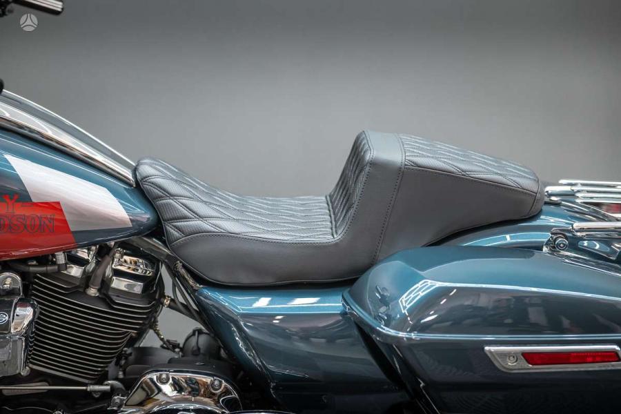 Черный Харли-Девидсон Road Glide 2023 в Каунас, объемом двигателя 1.87 л и пробегом 7 тыс. км за 18990 €, фото 3 на AUTOMOTO.COM.LV