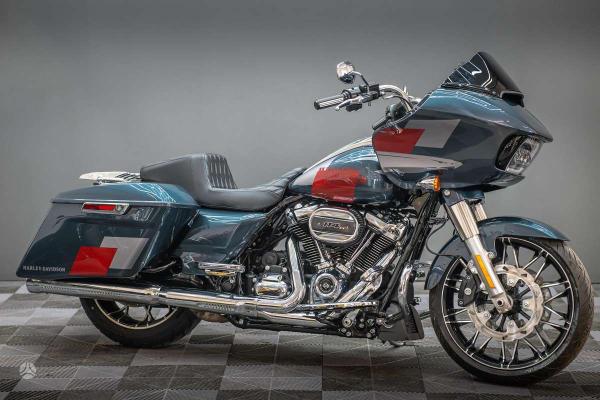 Melns Harley-Davidson Road Glide 2023 Kauņa, ar dzinēja tilpumu 1.87 L un nobraukumu 7 tūkst. km par 18990 €, foto 7 vietnē AUTOMOTO.COM.LV