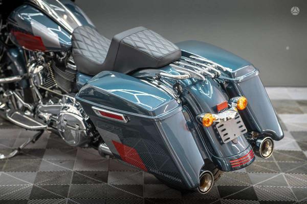 Melns Harley-Davidson Road Glide 2023 Kauņa, ar dzinēja tilpumu 1.87 L un nobraukumu 7 tūkst. km par 18990 €, foto 9 vietnē AUTOMOTO.COM.LV