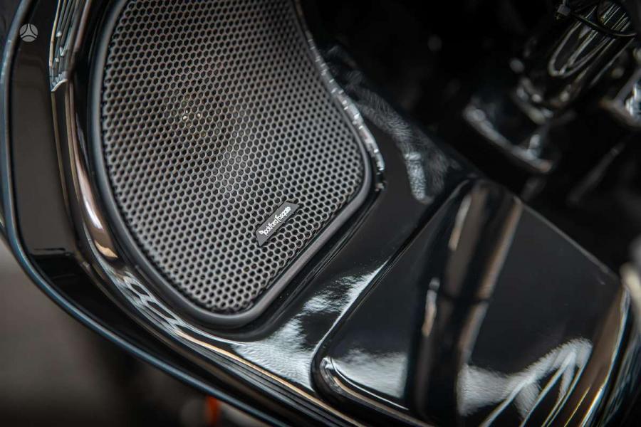 Черный Харли-Девидсон Road Glide 2023 в Каунас, объемом двигателя 1.87 л и пробегом 7 тыс. км за 18990 €, фото 11 на AUTOMOTO.COM.LV