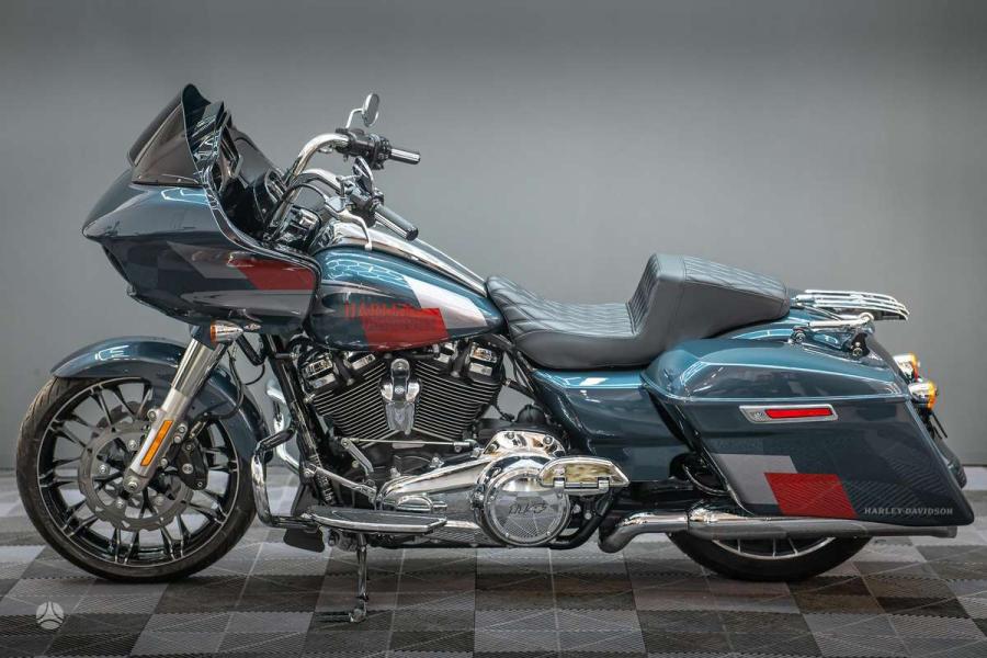 Черный Харли-Девидсон Road Glide 2023 в Каунас, объемом двигателя 1.87 л и пробегом 7 тыс. км за 18990 €, фото 14 на AUTOMOTO.COM.LV