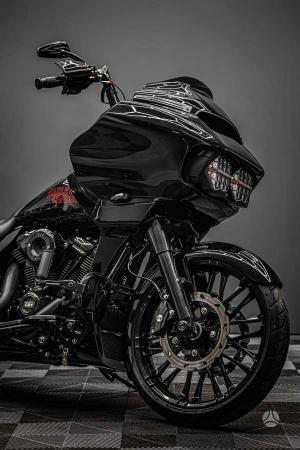Черный Харли-Девидсон Road Glide 2023 в Каунас, объемом двигателя 2.15 л и пробегом 17 тыс. км за 22900 €, фото  на AUTOMOTO.COM.LV