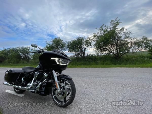 Melns Harley-Davidson Road Glide 2024 Tallina, ar dzinēja tilpumu 1.92 L un nobraukumu 6 tūkst. km par 27990 €, foto 1 vietnē AUTOMOTO.COM.LV