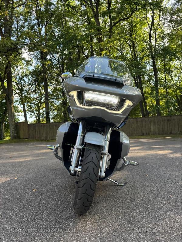 Black Harley-Davidson Road Glide 2025 in Tallinn, with an engine capacity of 1.92 L and mileage of 14 thousand km for 28900 €, photo 2 on AUTOMOTO.COM.LV