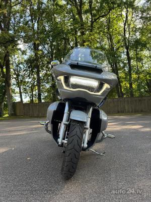Melns Harley-Davidson Road Glide 2025 Tallina, ar dzinēja tilpumu 1.92 L un nobraukumu 14 tūkst. km par 28900 €, foto 3 vietnē AUTOMOTO.COM.LV