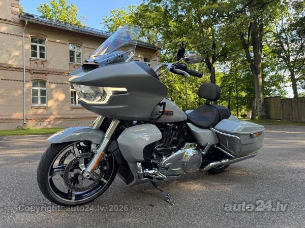Black Harley-Davidson Road Glide 2025 in Tallinn, with an engine capacity of 1.92 L and mileage of 14 thousand km for 28900 €, photo 4 on AUTOMOTO.COM.LV