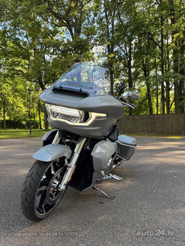 Black Harley-Davidson Road Glide 2025 in Tallinn, with an engine capacity of 1.92 L and mileage of 14 thousand km for 28900 €, photo 5 on AUTOMOTO.COM.LV