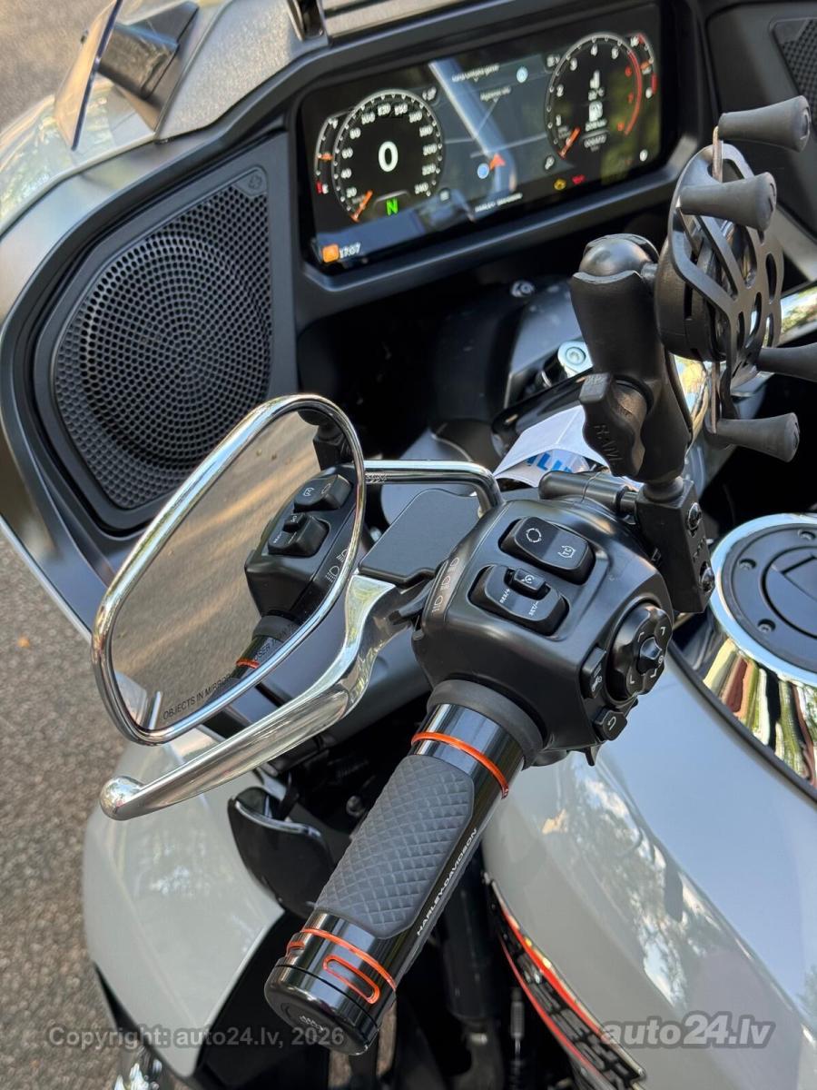 Melns Harley-Davidson Road Glide 2025 Tallina, ar dzinēja tilpumu 1.92 L un nobraukumu 14 tūkst. km par 28900 €, foto 8 vietnē AUTOMOTO.COM.LV