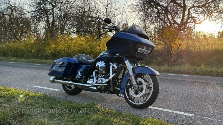Zils Harley-Davidson Road Glide 2015 Tartu, ar dzinēja tilpumu 1.69 L un nobraukumu 24 tūkst. km par 14800 €, foto 1 vietnē AUTOMOTO.COM.LV