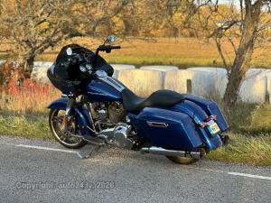 Zils Harley-Davidson Road Glide 2015 Tartu, ar dzinēja tilpumu 1.69 L un nobraukumu 24 tūkst. km par 14800 €, foto 2 vietnē AUTOMOTO.COM.LV
