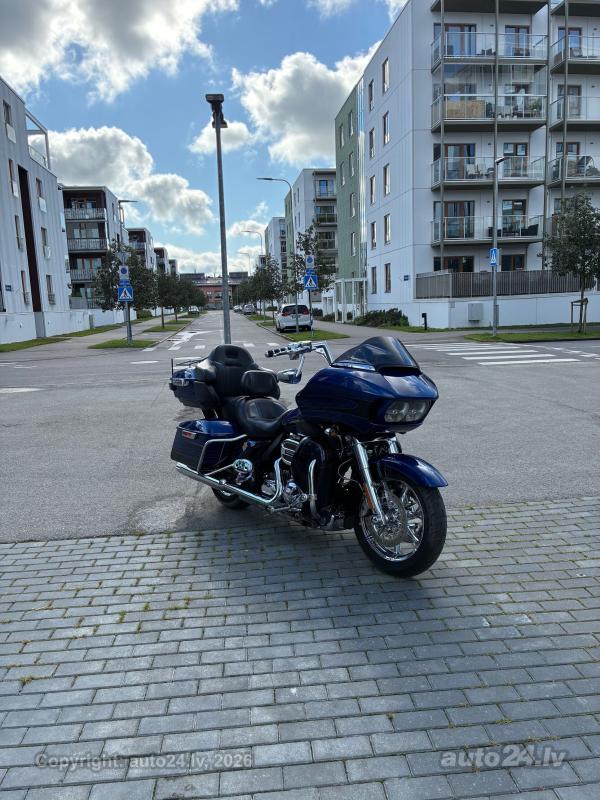 Синий Харли-Девидсон Road Glide 2015 в Таллин, объемом двигателя 1.80 л и пробегом 39 тыс. км за 17200 €, фото 1 на AUTOMOTO.COM.LV