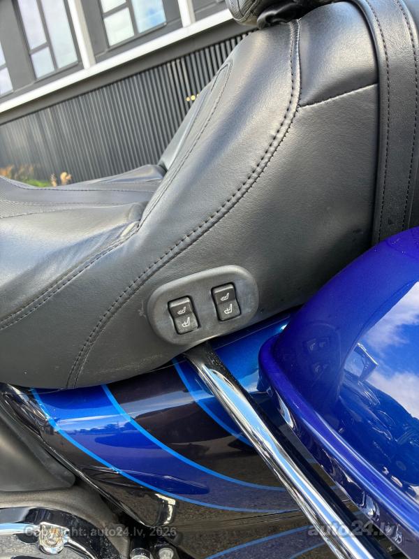 Синий Харли-Девидсон Road Glide 2015 в Таллин, объемом двигателя 1.80 л и пробегом 39 тыс. км за 17200 €, фото 7 на AUTOMOTO.COM.LV