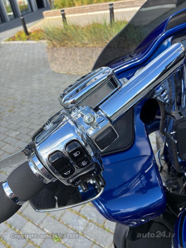 Синий Харли-Девидсон Road Glide 2015 в Таллин, объемом двигателя 1.80 л и пробегом 39 тыс. км за 17200 €, фото 8 на AUTOMOTO.COM.LV