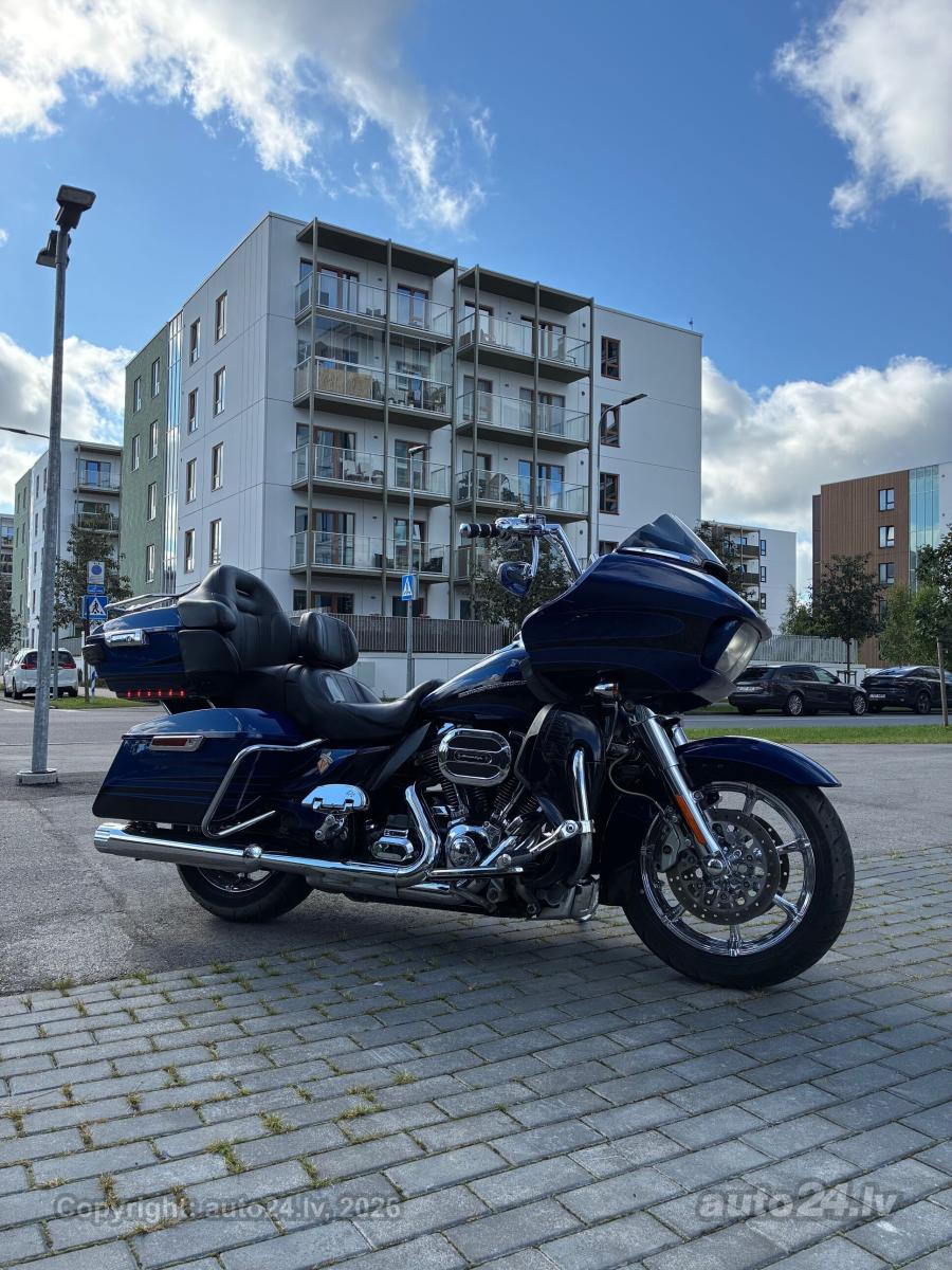 Синий Харли-Девидсон Road Glide 2015 в Таллин, объемом двигателя 1.80 л и пробегом 39 тыс. км за 17200 €, фото 15 на AUTOMOTO.COM.LV