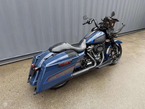 Blue Harley-Davidson Road Glide 2019 in Kaunas, with an engine capacity of 1.87 L and mileage of 3 thousand km for 7622 €, photo 3 on AUTOMOTO.COM.LV