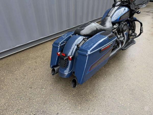 Blue Harley-Davidson Road Glide 2019 in Kaunas, with an engine capacity of 1.87 L and mileage of 3 thousand km for 7622 €, photo 4 on AUTOMOTO.COM.LV