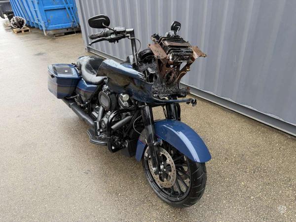 Blue Harley-Davidson Road Glide 2019 in Kaunas, with an engine capacity of 1.87 L and mileage of 3 thousand km for 7622 €, photo 6 on AUTOMOTO.COM.LV