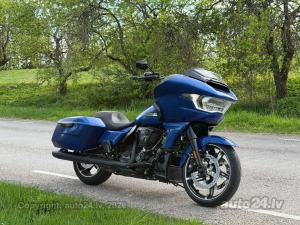 Синий Харли-Девидсон Road Glide 2024 в Тарту, объемом двигателя 1.92 л и пробегом 6 тыс. км за 28800 €, фото  на AUTOMOTO.COM.LV