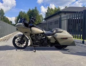 Brūns Harley-Davidson Road Glide 2020 Šauļi, ar dzinēja tilpumu 1.87 L un nobraukumu 21 tūkst. km par 15800 €, foto  vietnē AUTOMOTO.COM.LV