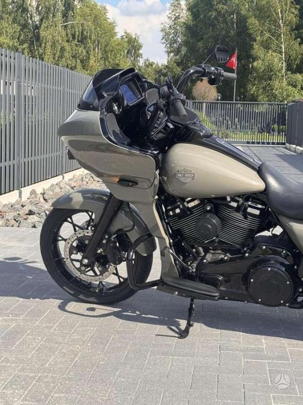Коричневый Харли-Девидсон Road Glide 2020 в Шяуляй, объемом двигателя 1.87 л и пробегом 21 тыс. км за 15800 €, фото 2 на AUTOMOTO.COM.LV