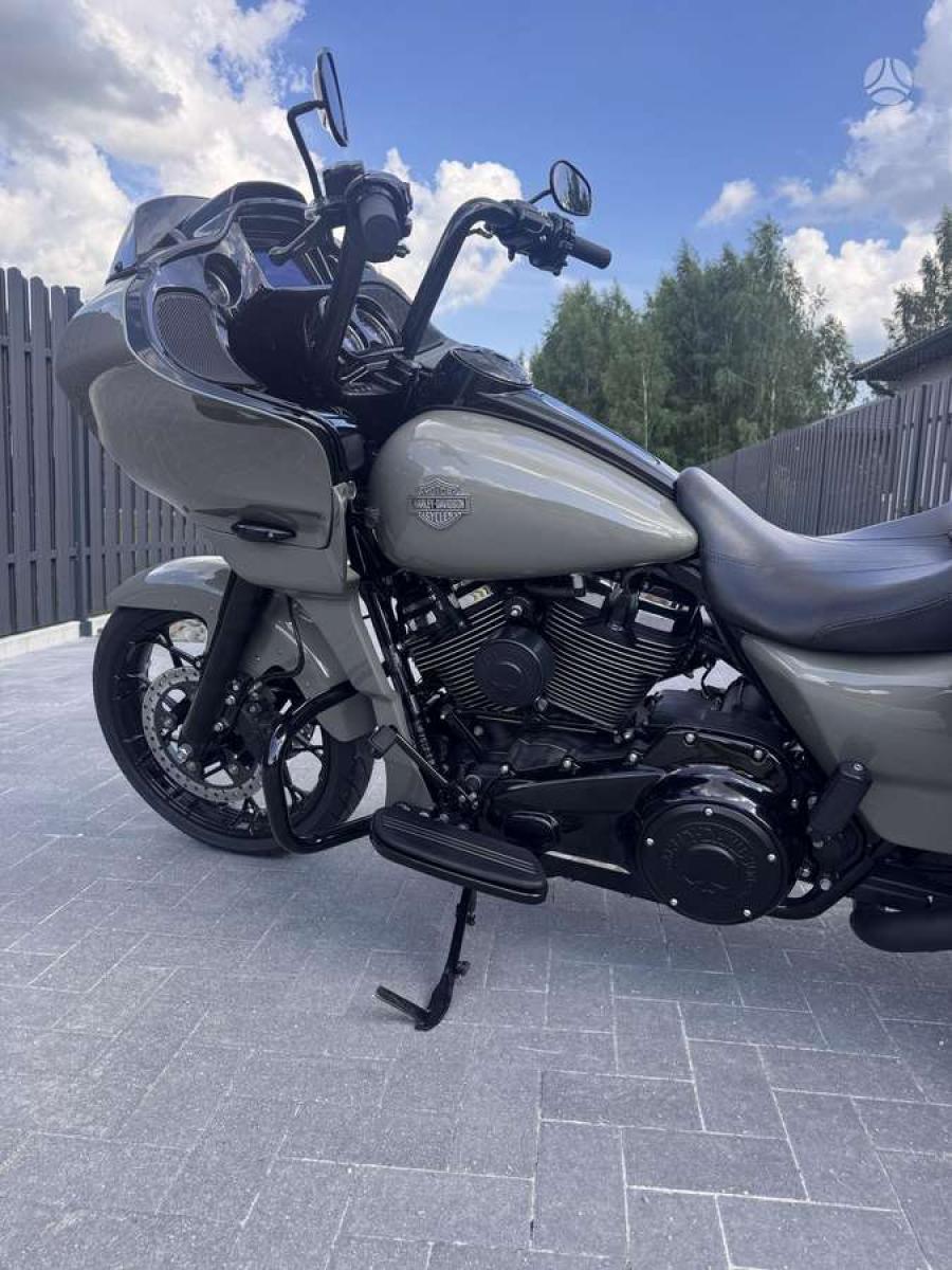Коричневый Харли-Девидсон Road Glide 2020 в Шяуляй, объемом двигателя 1.87 л и пробегом 21 тыс. км за 15800 €, фото 5 на AUTOMOTO.COM.LV