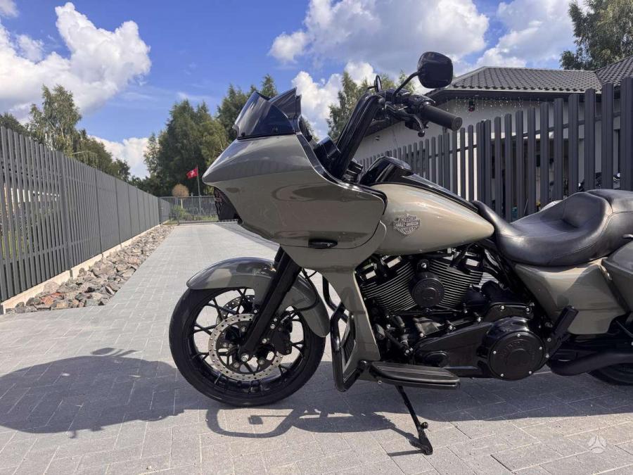 Коричневый Харли-Девидсон Road Glide 2020 в Шяуляй, объемом двигателя 1.87 л и пробегом 21 тыс. км за 15800 €, фото 7 на AUTOMOTO.COM.LV