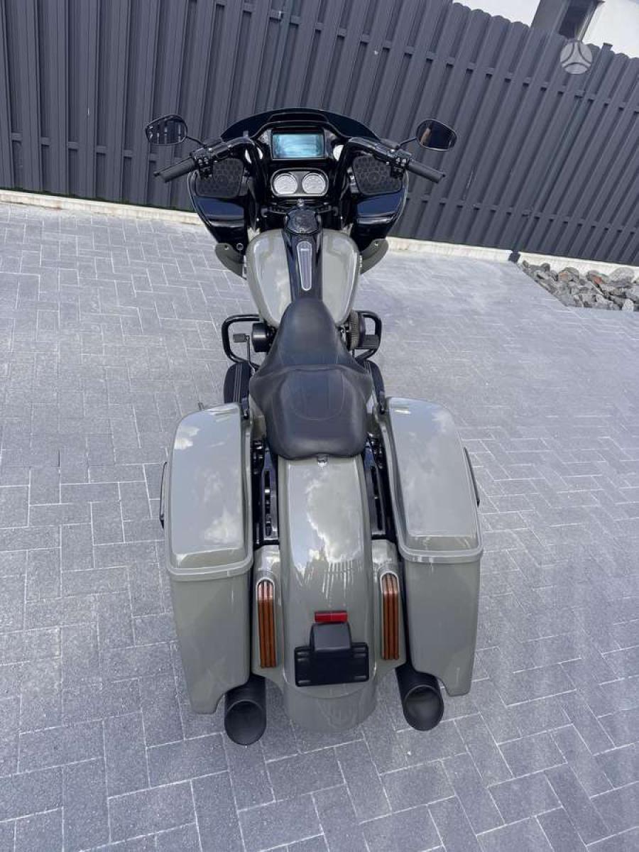 Коричневый Харли-Девидсон Road Glide 2020 в Шяуляй, объемом двигателя 1.87 л и пробегом 21 тыс. км за 15800 €, фото 10 на AUTOMOTO.COM.LV