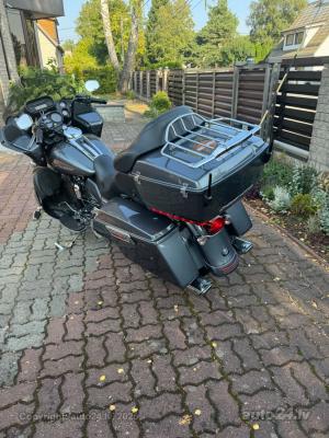 Grey Harley-Davidson Road Glide 2011 in Tallinn, with an engine capacity of 1.69 L and mileage of 39 thousand km for 13500 €, photo 4 on AUTOMOTO.COM.LV