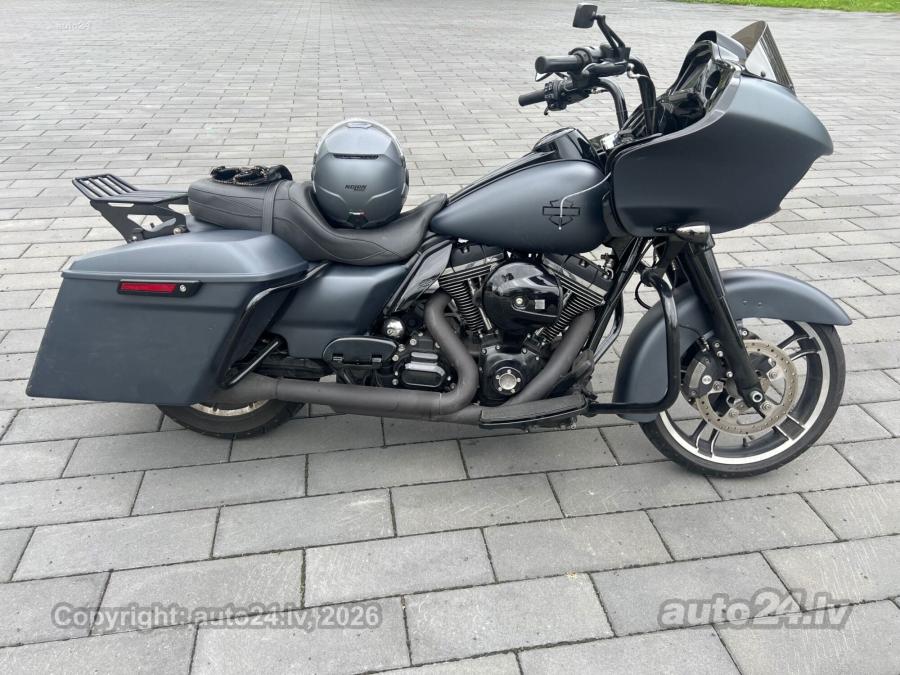 Серый Харли-Девидсон Road Glide 2015 в Рапла, объемом двигателя 0.00 л и пробегом 27 тыс. км за 12000 €, фото 1 на AUTOMOTO.COM.LV