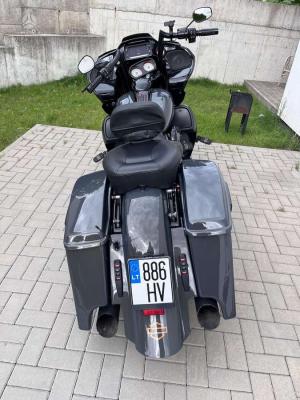 Серый Харли-Девидсон Road Glide 2015 в Вильнюс, объемом двигателя 1.70 л и пробегом 46 тыс. км за 10500 €, фото 7 на AUTOMOTO.COM.LV