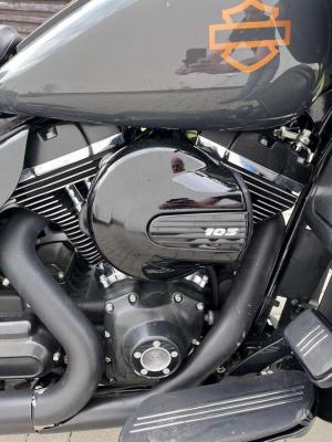 Серый Харли-Девидсон Road Glide 2015 в Вильнюс, объемом двигателя 1.70 л и пробегом 46 тыс. км за 10500 €, фото 9 на AUTOMOTO.COM.LV