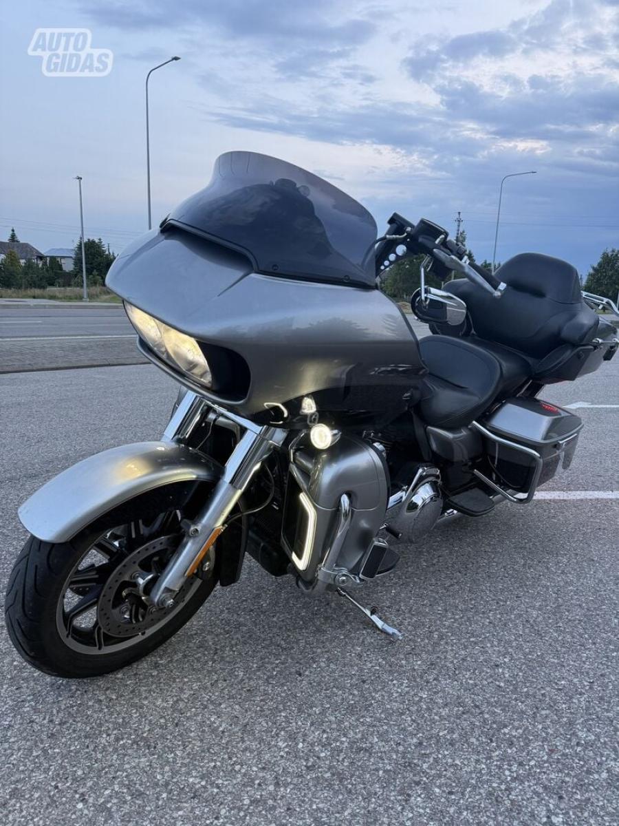 Pelēks Harley-Davidson Road Glide 2016 Marijampole, ar dzinēja tilpumu 1.70 L un nobraukumu 69 tūkst. km par 14200 €, foto 4 vietnē AUTOMOTO.COM.LV