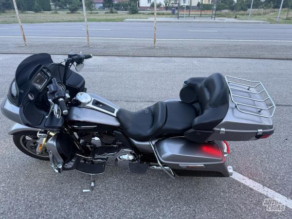 Pelēks Harley-Davidson Road Glide 2016 Marijampole, ar dzinēja tilpumu 1.70 L un nobraukumu 69 tūkst. km par 14200 €, foto 4 vietnē AUTOMOTO.COM.LV