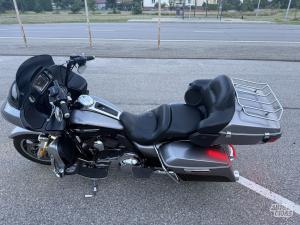 Pelēks Harley-Davidson Road Glide 2016 Marijampole, ar dzinēja tilpumu 1.70 L un nobraukumu 69 tūkst. km par 14200 €, foto 5 vietnē AUTOMOTO.COM.LV