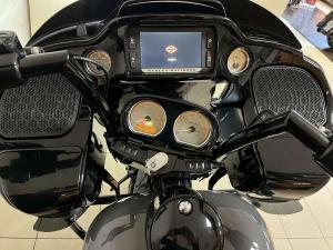 Pelēks Harley-Davidson Road Glide 2017 Klaipėda, ar dzinēja tilpumu 0.00 L un nobraukumu 22 tūkst. km par 13500 €, foto 7 vietnē AUTOMOTO.COM.LV