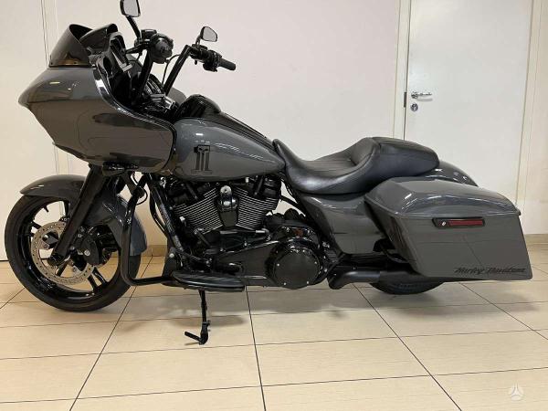 Grey Harley-Davidson Road Glide 2017 in Klaipeda, with an engine capacity of 0.00 L and mileage of 22 thousand km for 13500 €, photo 9 on AUTOMOTO.COM.LV