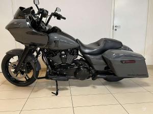 Pelēks Harley-Davidson Road Glide 2017 Klaipėda, ar dzinēja tilpumu 0.00 L un nobraukumu 22 tūkst. km par 13500 €, foto 9 vietnē AUTOMOTO.COM.LV