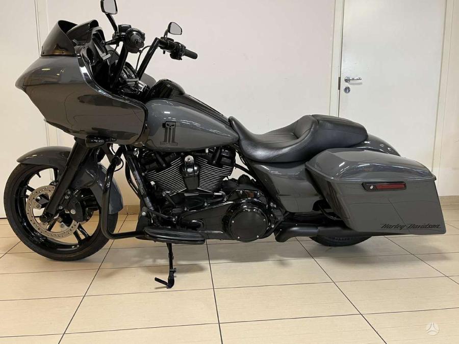 Pelēks Harley-Davidson Road Glide 2017 Klaipėda, ar dzinēja tilpumu 0.00 L un nobraukumu 22 tūkst. km par 13500 €, foto 9 vietnē AUTOMOTO.COM.LV