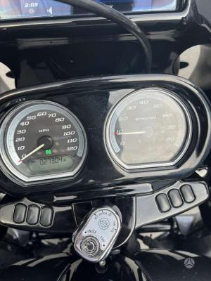 Grey Harley-Davidson Road Glide 2021 in Klaipeda, with an engine capacity of 1.90 L and mileage of 27 thousand km for 16600 €, photo 9 on AUTOMOTO.COM.LV
