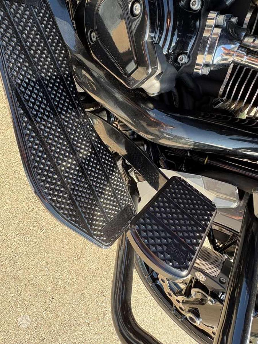 Pelēks Harley-Davidson Road Glide 2024 Jelgava, ar dzinēja tilpumu 1.92 L un nobraukumu 4 tūkst. km par 32000 €, foto 11 vietnē AUTOMOTO.COM.LV