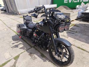 Grey Harley-Davidson Road Glide 2024 in Kaunas, with an engine capacity of 1.75 L and mileage of 14 thousand km for 12000 €, photo  on AUTOMOTO.COM.LV
