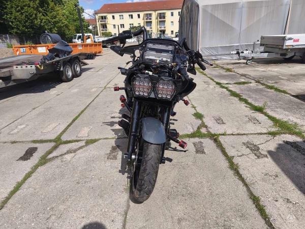 Grey Harley-Davidson Road Glide 2024 in Kaunas, with an engine capacity of 1.75 L and mileage of 14 thousand km for 12000 €, photo 2 on AUTOMOTO.COM.LV