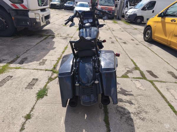 Grey Harley-Davidson Road Glide 2024 in Kaunas, with an engine capacity of 1.75 L and mileage of 14 thousand km for 12000 €, photo 7 on AUTOMOTO.COM.LV
