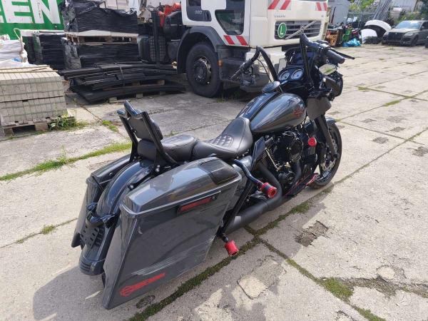 Grey Harley-Davidson Road Glide 2024 in Kaunas, with an engine capacity of 1.75 L and mileage of 14 thousand km for 12000 €, photo 10 on AUTOMOTO.COM.LV