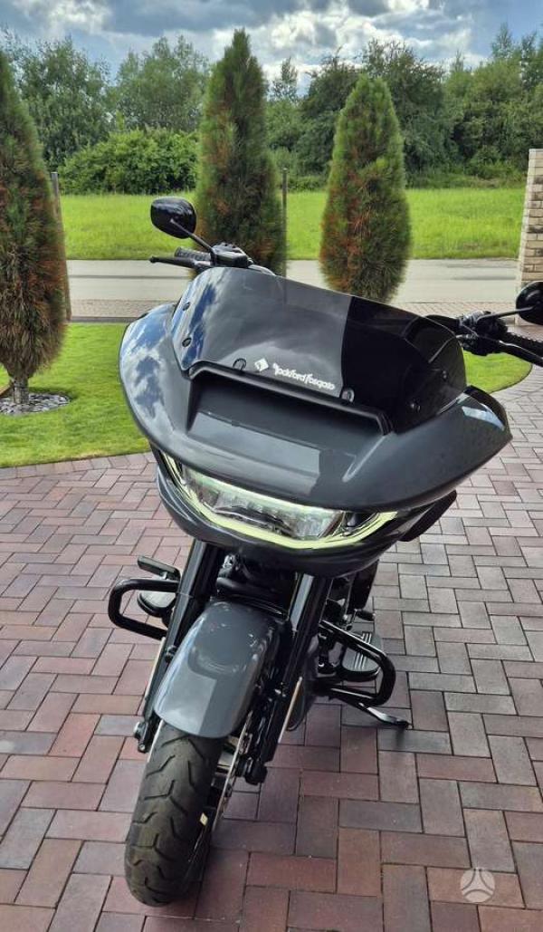 Серый Харли-Девидсон Road Glide 2024 в Шяуляй, объемом двигателя 1.92 л и пробегом 8 тыс. км за 24800 €, фото 4 на AUTOMOTO.COM.LV