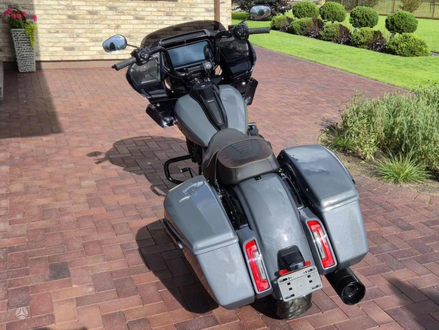 Серый Харли-Девидсон Road Glide 2024 в Шяуляй, объемом двигателя 1.92 л и пробегом 8 тыс. км за 24800 €, фото 18 на AUTOMOTO.COM.LV